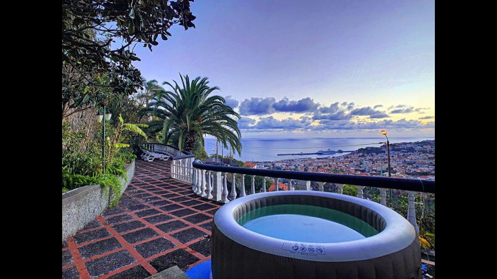 200 M² Ferienhaus ∙ 5 Schlafzimmer ∙ 10 Gäste - Funchal