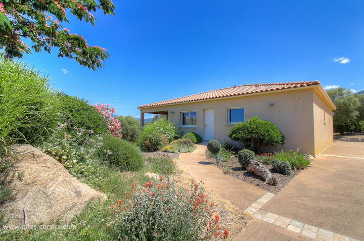 100 M² Gîte ∙ 3 Chambres ∙ 6 Personnes - Olmeto