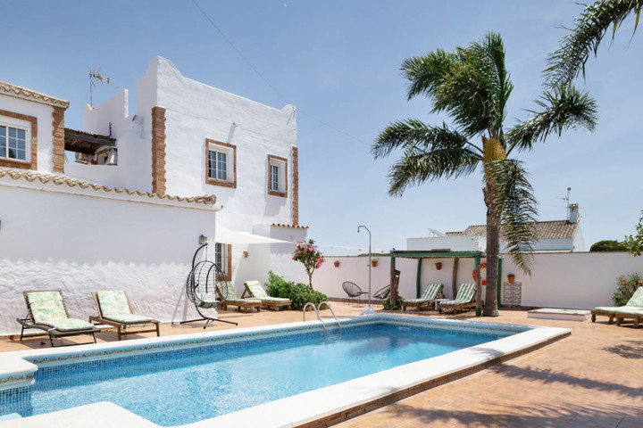 240 M² House ∙ 5 Bedrooms ∙ 13 Guests - Chiclana de la Frontera