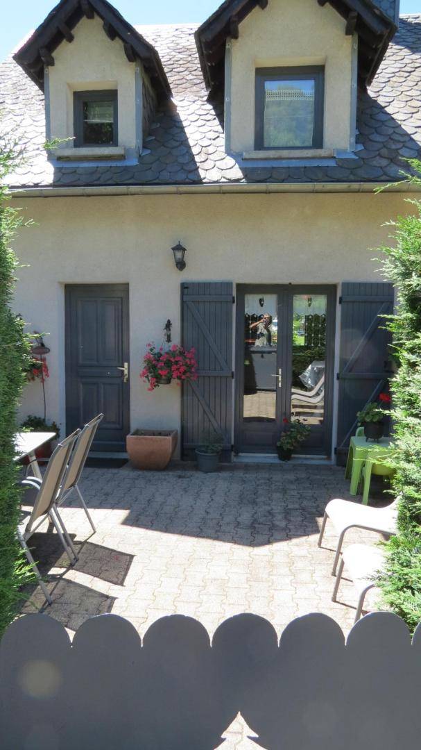 60 M² Gîte ∙ 2 Chambres ∙ 4 Personnes - Chambon-sur-Lac
