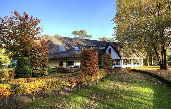165 M² House ∙ 7 Bedrooms ∙ 20 Guests - Apeldoorn