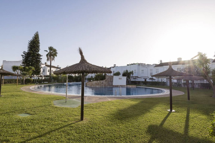 88 M² Chalet ∙ 3 Habitaciones ∙ 6 Huéspedes - Andalucía