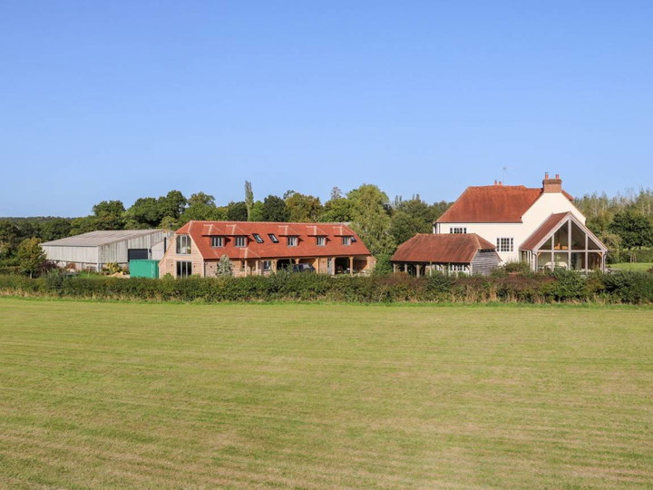 Landhaus ∙ 2 Schlafzimmer ∙ 4 Gäste - Farnham