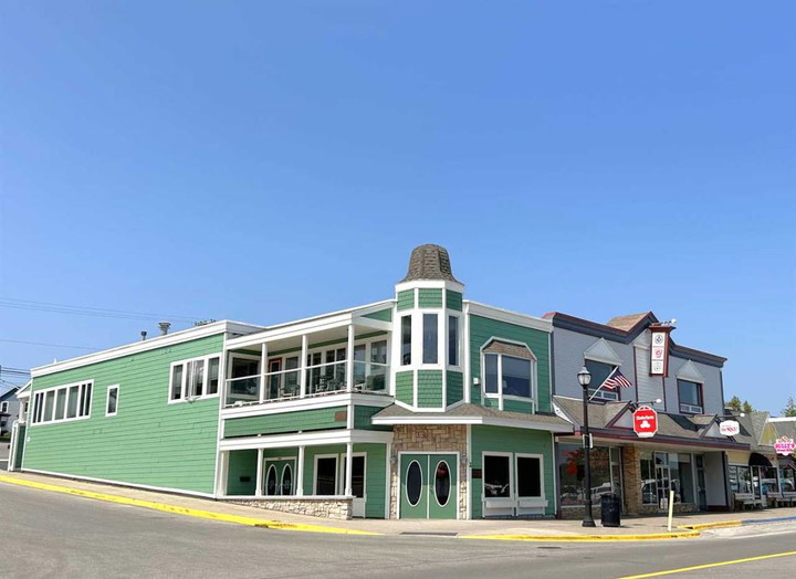 93 M² Condo ∙ 2 Bedrooms ∙ 4 Guests - Mackinac Island, MI
