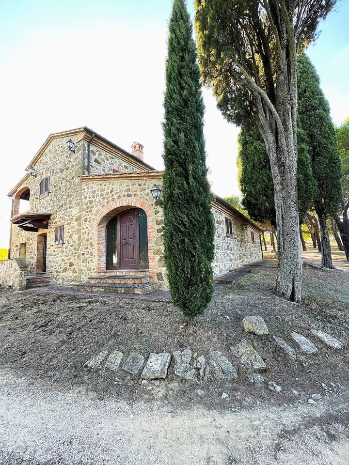 200 M² Farmhouse ∙ 4 Bedrooms ∙ 8 Guests - Montepulciano