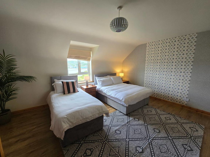 200 M² House ∙ 5 Bedrooms ∙ 14 Guests - County Donegal, Ireland