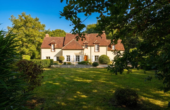 280 M² Maison De Vacances ∙ 6 Chambres ∙ 15 Personnes - Coulommiers