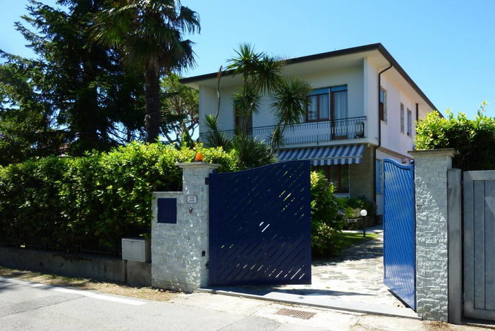 120 M² Villa ∙ 3 Bedrooms ∙ 6 Guests - Forte dei Marmi