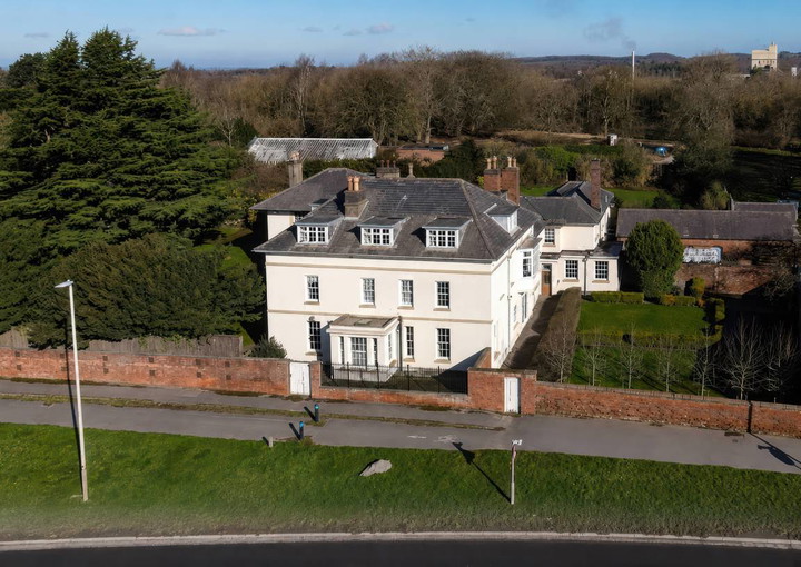 Cottage ∙ 6 Bedrooms ∙ 12 Guests - Leicestershire