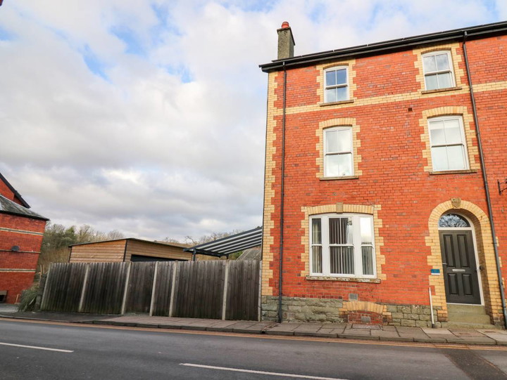 Cottage ∙ 4 Bedrooms ∙ 8 Guests - Rhayader