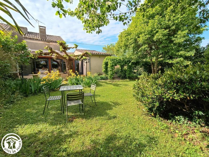 120 M² Gîte ∙ 3 Chambres ∙ 6 Personnes - Lot