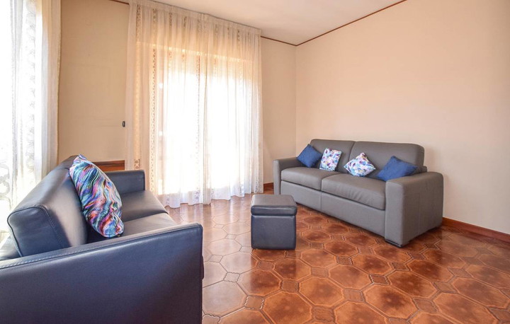 80 M² Apartment ∙ 2 Bedrooms ∙ 6 Guests - Alba Adriatica