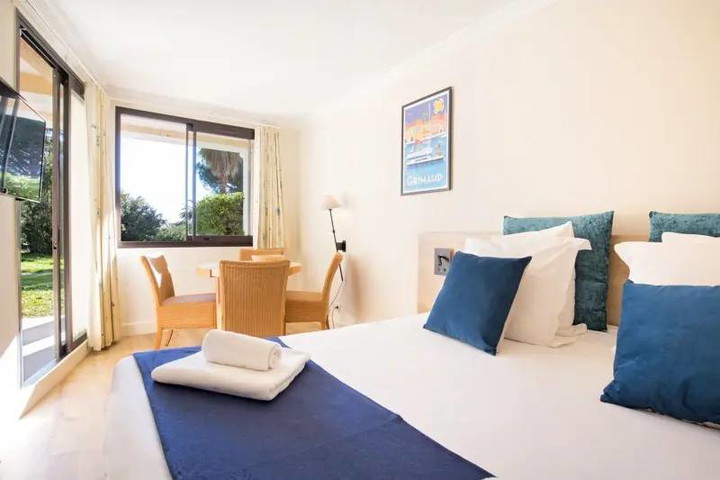 25 M² Hôtel ∙ 1 Chambre ∙ 2 Personnes - Grimaud
