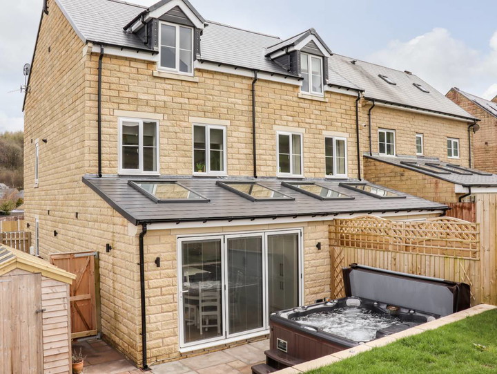 Cottage ∙ 4 Bedrooms ∙ 8 Guests - Buxton