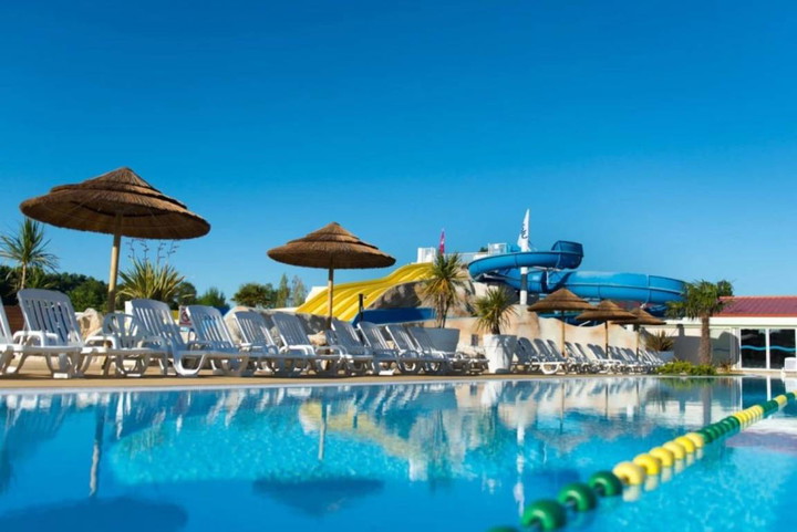28 M² Camping ∙ 3 Chambres ∙ 8 Personnes - Ronce-les-Bains