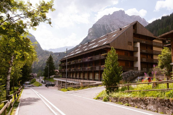 70 M² Appartamento Vacanza ∙ 2 Camere Da Letto ∙ 6 Ospiti - Canazei