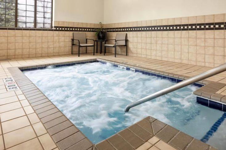 Condo ∙ 2 Bedrooms ∙ 8 Guests - Bloomington, MN