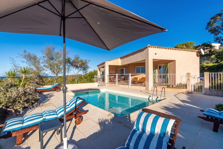 140 M² Villa ∙ 4 Chambres ∙ 8 Personnes - Algajola