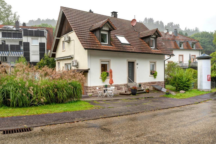 135 M² House ∙ 4 Bedrooms ∙ 10 Guests - Baden-Baden