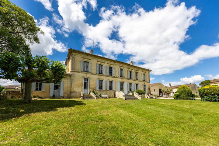 250 M² Maison De Vacances ∙ 12 Chambres ∙ 22 Personnes - Libourne