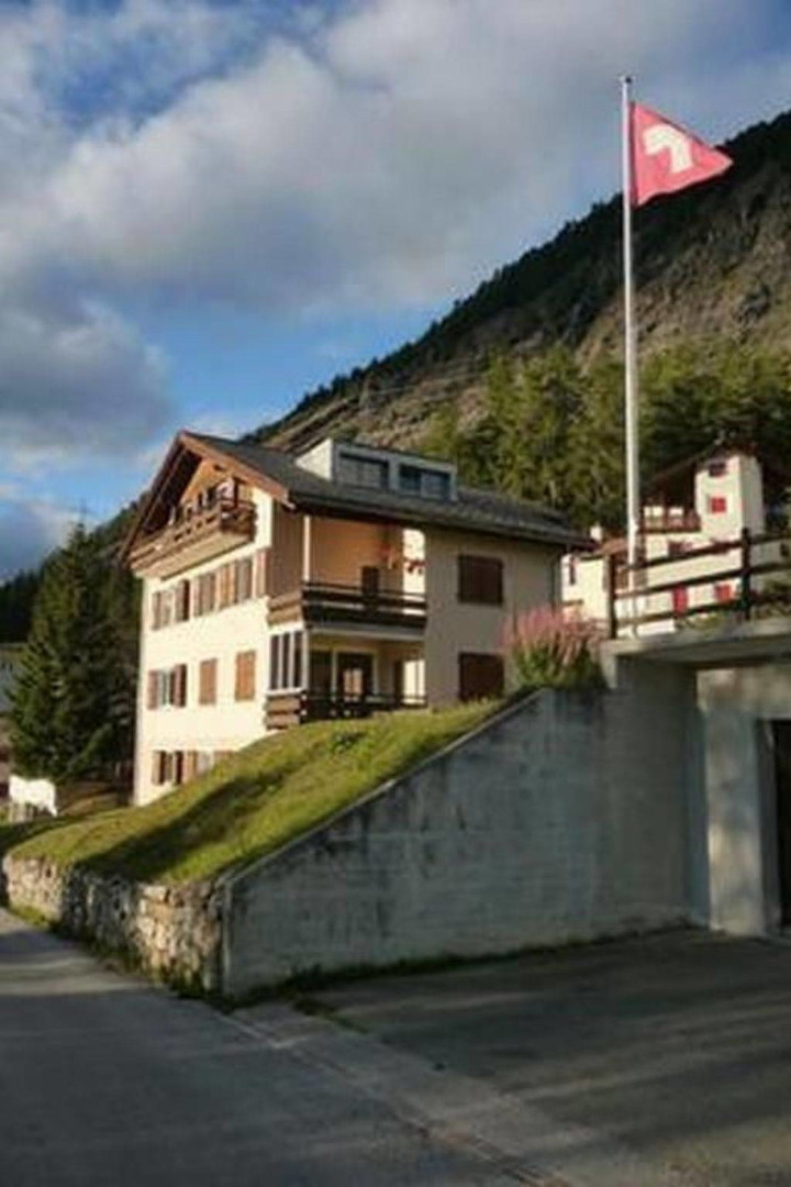 85 M² Apartment ∙ 2 Bedrooms ∙ 5 Guests - Samedan