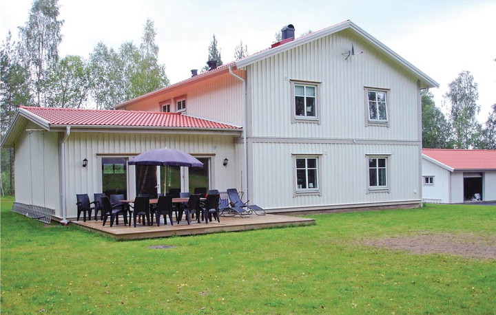 280 M² House ∙ 5 Bedrooms ∙ 12 Guests - Jönköping