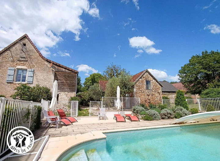 220 M² Gîte ∙ 6 Chambres ∙ 14 Personnes - Souillac