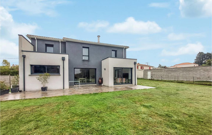 152 M² House ∙ 3 Bedrooms ∙ 6 Guests - Nantes