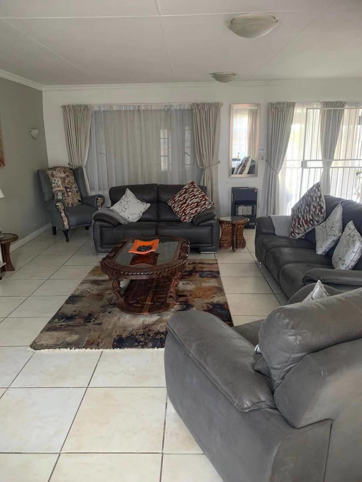 150 M² House ∙ 2 Bedrooms ∙ 4 Guests - Benoni