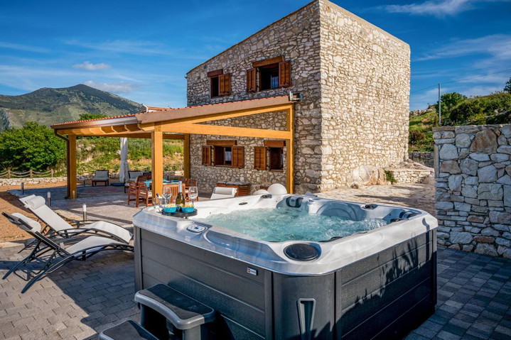 70 M² Villa ∙ 2 Bedrooms ∙ 6 Guests - Scopello, Italy