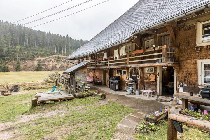 200 M² Bauernhof ∙ 9 Schlafzimmer ∙ 25 Gäste - Titisee-Neustadt