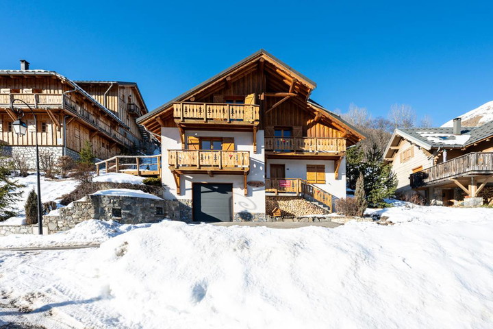 150 M² Chalet ∙ 4 Bedrooms ∙ 10 Guests - Valloire