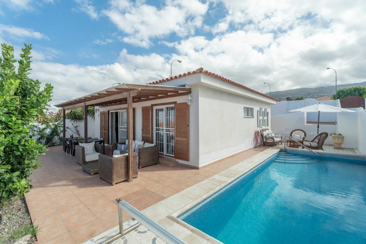 115 M² Villa ∙ 3 Bedrooms ∙ 8 Guests - Adeje