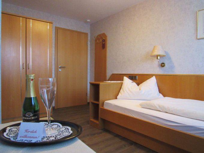 Private Room ∙ 1 Bedroom ∙ 1 Guest - Offenburg