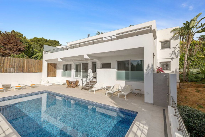Villa ∙ 5 Bedrooms ∙ 10 Guests - Ibiza