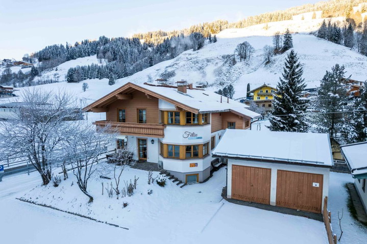 260 M² Chalet ∙ 8 Schlafzimmer ∙ 25 Gäste - Saalbach-Hinterglemm