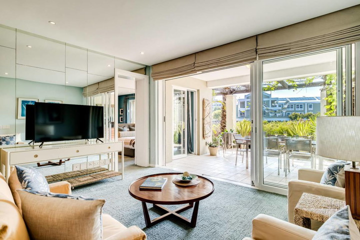 Apartment ∙ 2 Bedrooms ∙ 4 Guests - Camps Bay