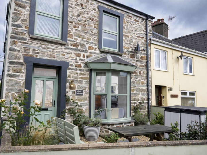 Cottage ∙ 4 Bedrooms ∙ 8 Guests - Cardigan