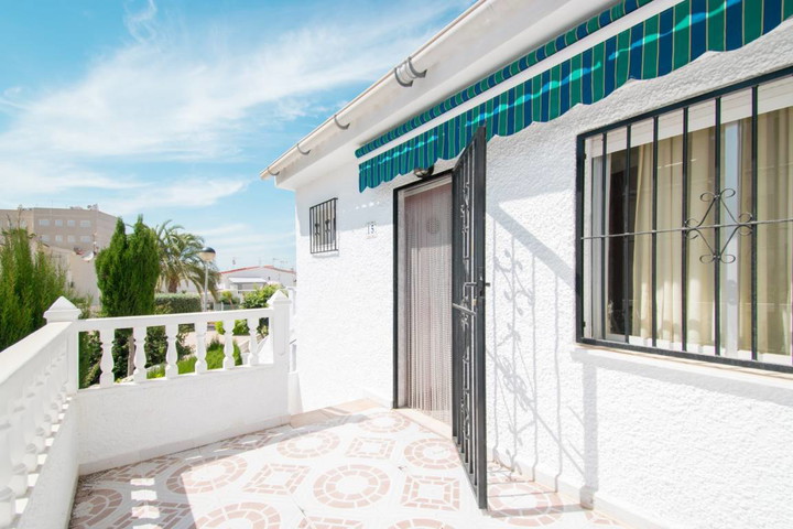 55 M² Bungalow ∙ 2 Slaapkamers ∙ 4 Gasten - Torrevieja