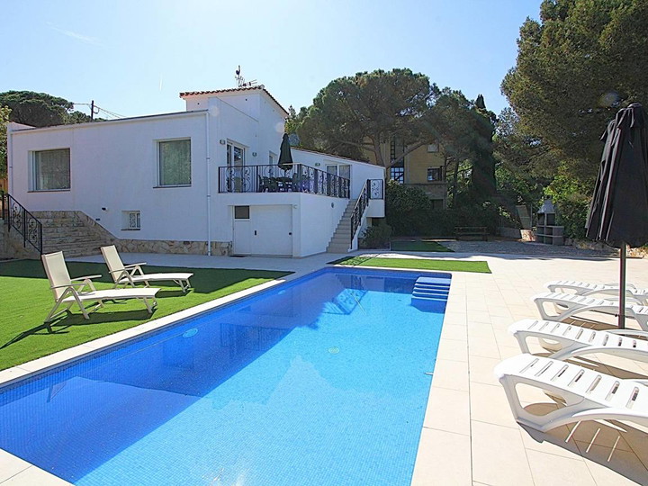 189 M² Villa ∙ 4 Chambres ∙ 8 Personnes - Blanes