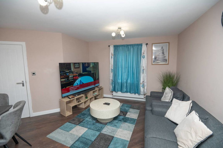 185 M² House ∙ 3 Bedrooms ∙ 6 Guests - Bury