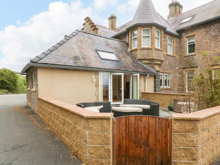 Cottage ∙ 2 Bedrooms ∙ 4 Guests - Bangor