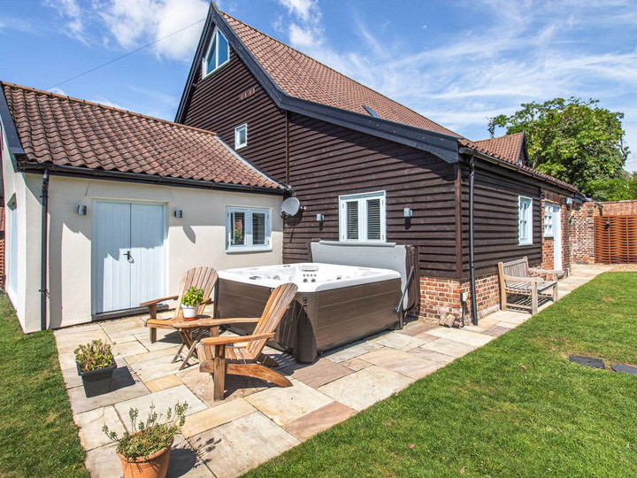 Cottage ∙ 4 Bedrooms ∙ 6 Guests - Norwich