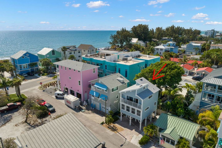 94 M² House ∙ 2 Bedrooms ∙ 8 Guests - St. Pete Beach, FL