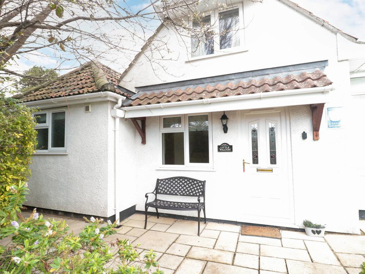 Cottage ∙ 2 Bedrooms ∙ 4 Guests - Burnham-on-Sea
