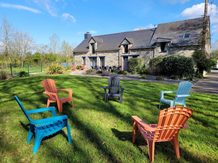 200 M² Gîte ∙ 6 Chambres ∙ 15 Personnes - Redon