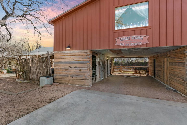 61 M² Cabin ∙ 2 Bedrooms ∙ 4 Guests - Fredericksburg, TX