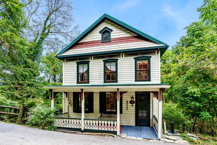 House ∙ 2 Bedrooms ∙ 7 Guests - Harpers Ferry, WV