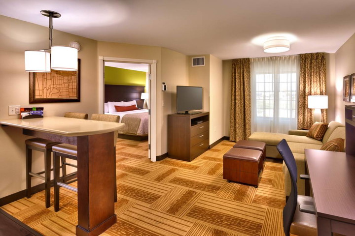 Condo ∙ 1 Bedroom ∙ 6 Guests - Cheyenne, WY