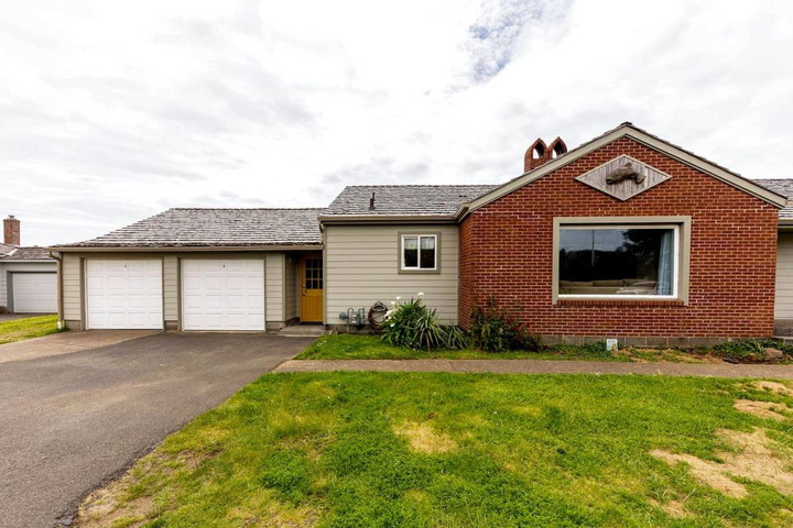 House ∙ 5 Bedrooms ∙ 10 Guests - Newport, OR